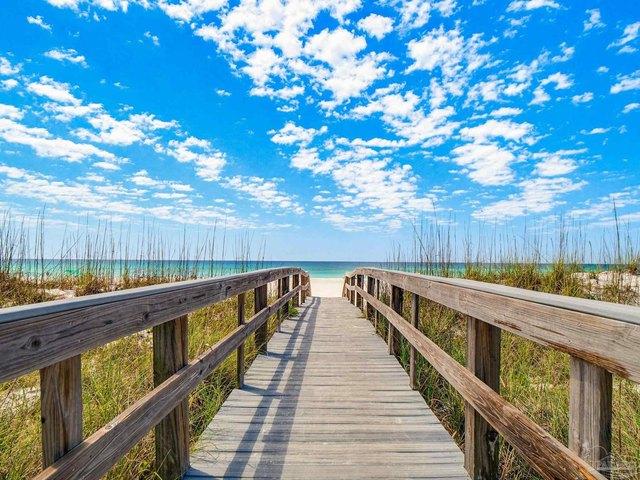 1625 Bulevar Mayor Apt L9, Pensacola Beach, FL 32561