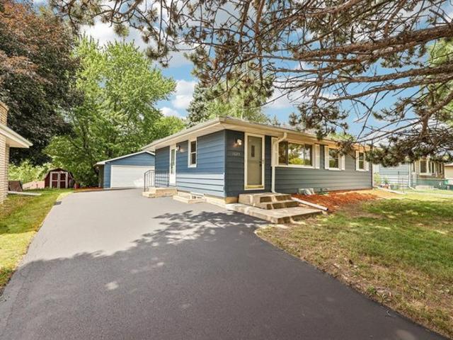 1625 Flag Ave N, Golden Valley, MN 55427