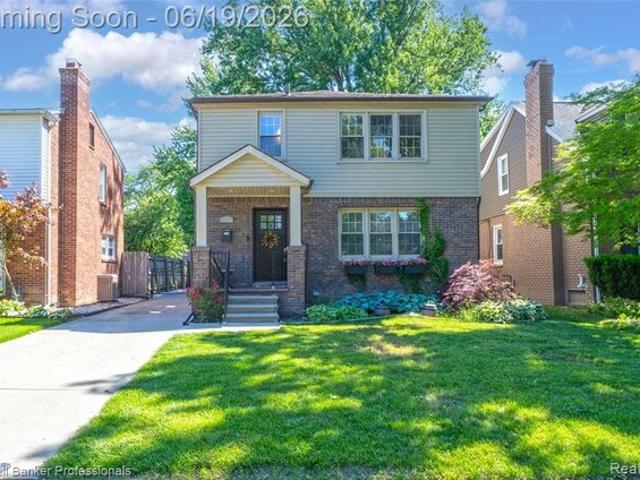 1625 Hampton Rd, Grosse Pointe Woods, MI 48236