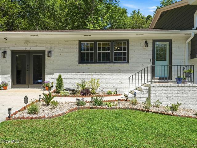 1625 Scotts Hill Loop Rd, Wilmington, NC 28411 | MLS #100568 | Compass
