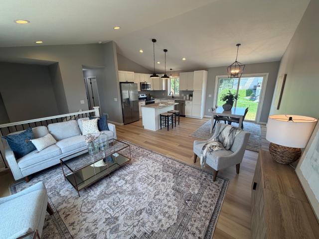 1625 Squirrel Way