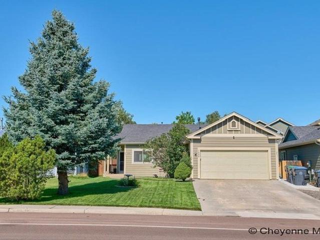 1626 Meadow Dr, Cheyenne, WY 82001