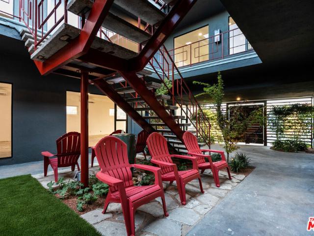 1626 Centinela Avenue 102