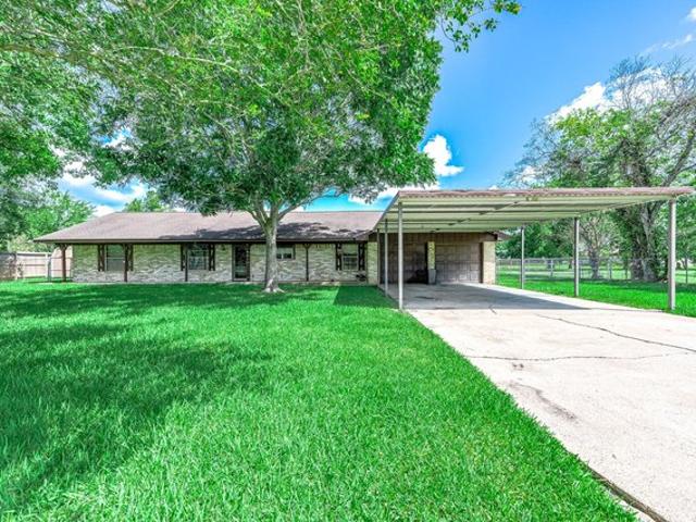 1626 County Road 965, Alvin, TX 77511