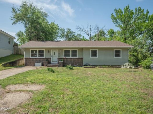 1626 Jefferson Cir, Webb City, MO 64870