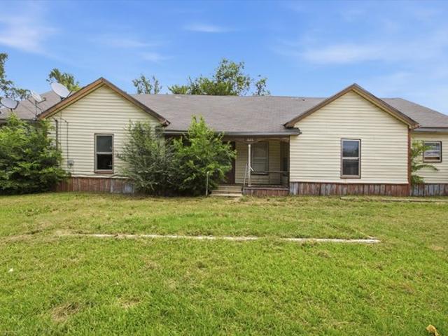 1626 Kennedy St, Bonham, TX 75418