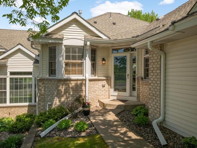 16270 Crystal Hills Dr, Lakeville, MN 55044
