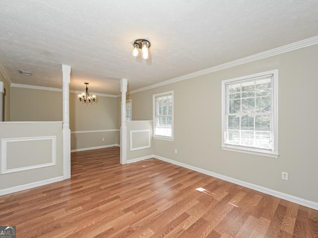 1627 Oak Forest Drive SE