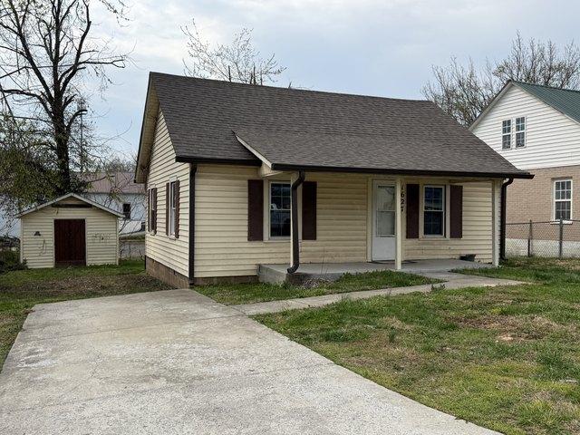 1627 Old Highway 31 E, Westmoreland, TN 37186