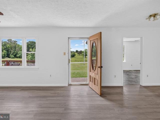 1627 Barbershop Road