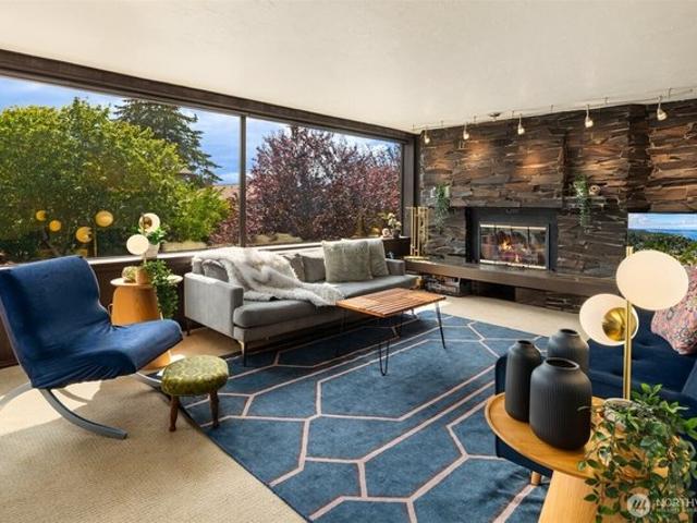 1627 California Ave SW Apt 2, Seattle, WA 98116
