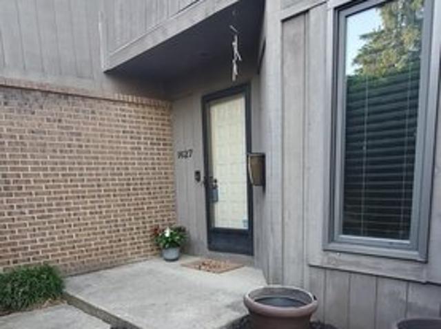 1627 Coppertree Rd, Columbus, OH 43232