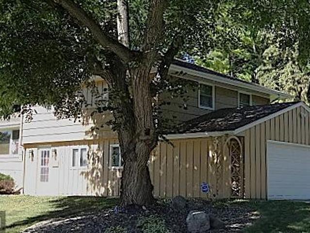 1627 Deerwood Drive