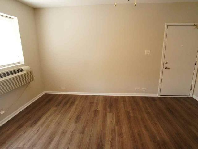 1627 Humboldt Studio Apartment for Rent at 1627 N Humboldt Blvd, Chicago, IL 60647 West Town