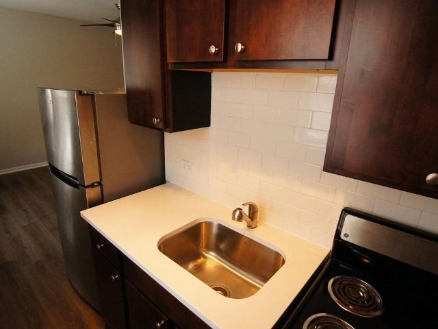 1627 Humboldt Studio Apartment for Rent at 1627 N Humboldt Blvd, Chicago, IL 60647 West Town