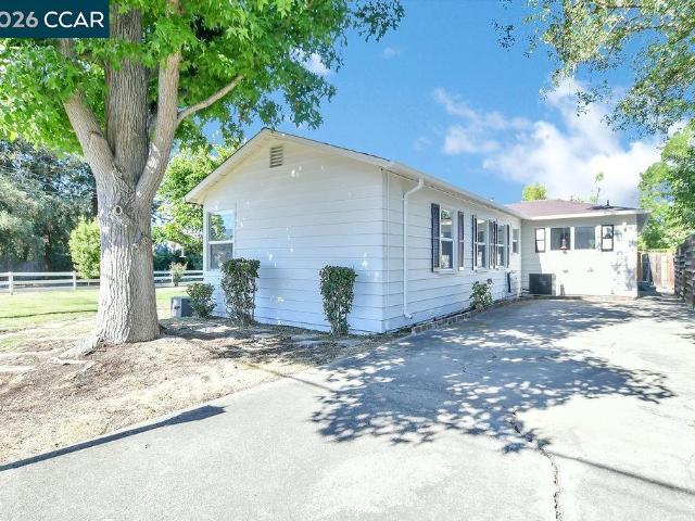 1627 Humphrey Dr