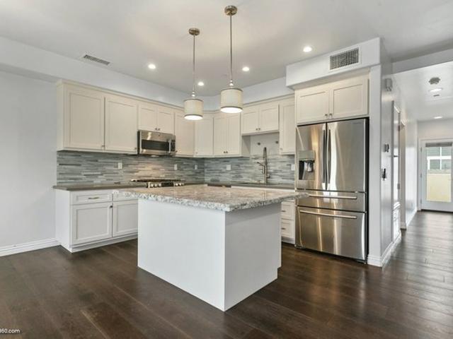 1627 Hornblend St, San Diego, CA 92109