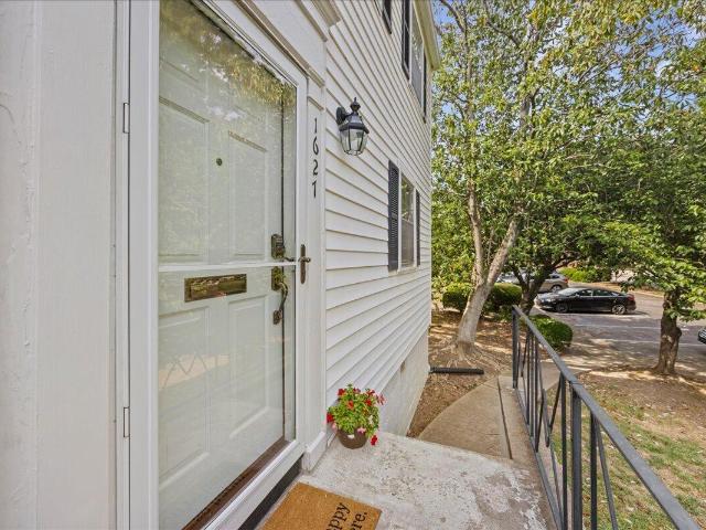 1627 Sutton Drive