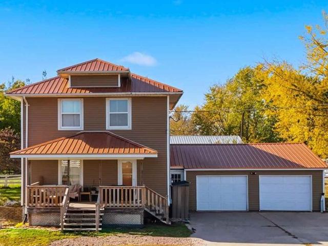 1627 S Iowa Ave, Washington, IA 52353