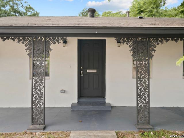 1627 W Mariposa Dr