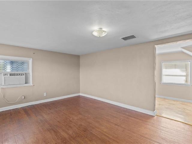 1628 Bradford TER