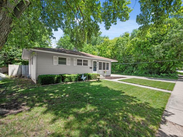 1628 E Dresser Road