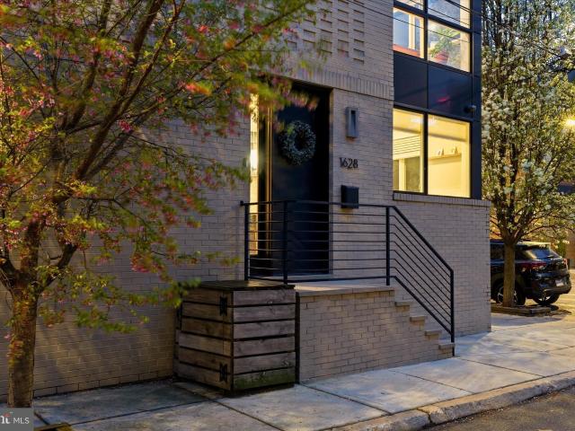 1628 Fitzwater St, Philadelphia, PA 19146 | MLS #PAPH2600