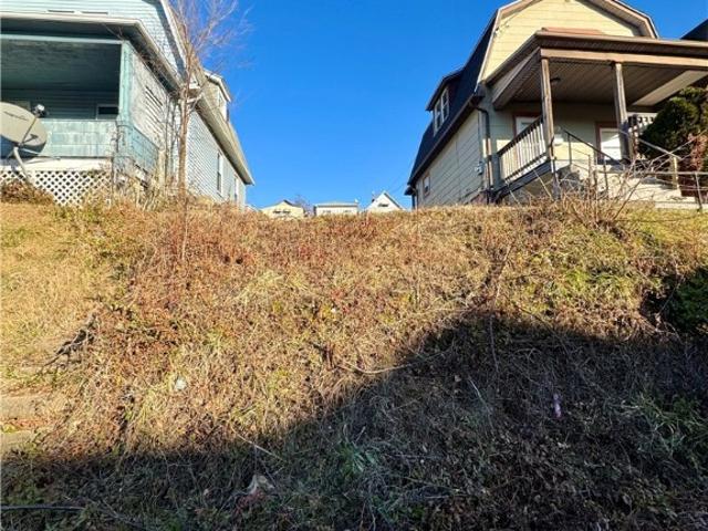 1628 Woodmont Ave