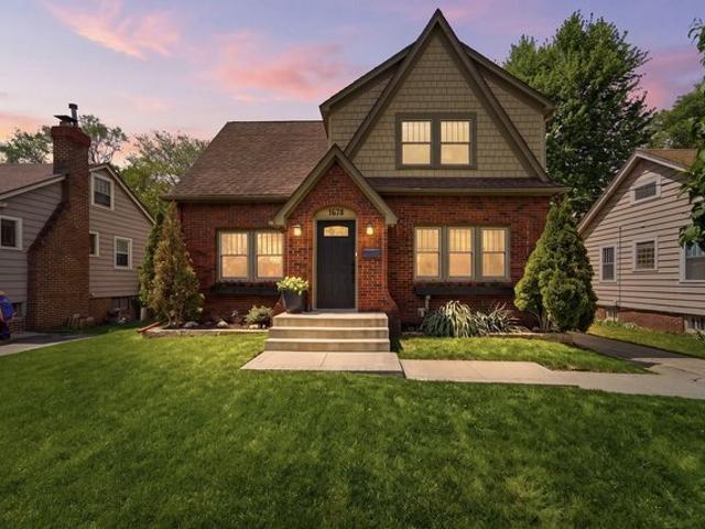1628 47th St, Des Moines, IA 50310