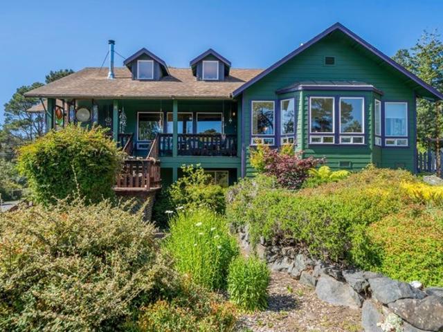 16298 Pearson Ln, Fort Bragg, CA 95437