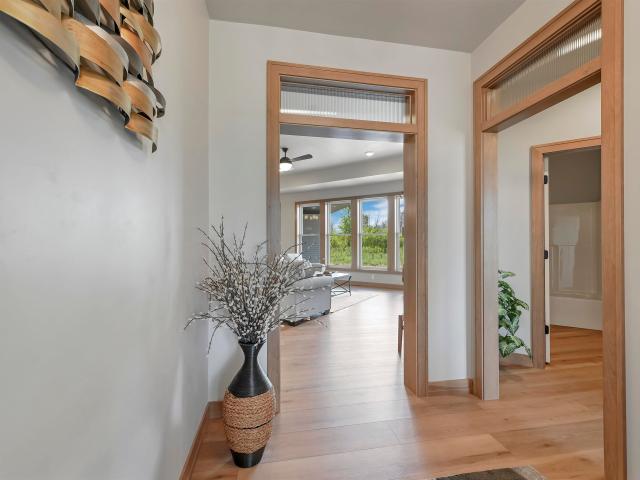 1629 n honeysuckle circle
