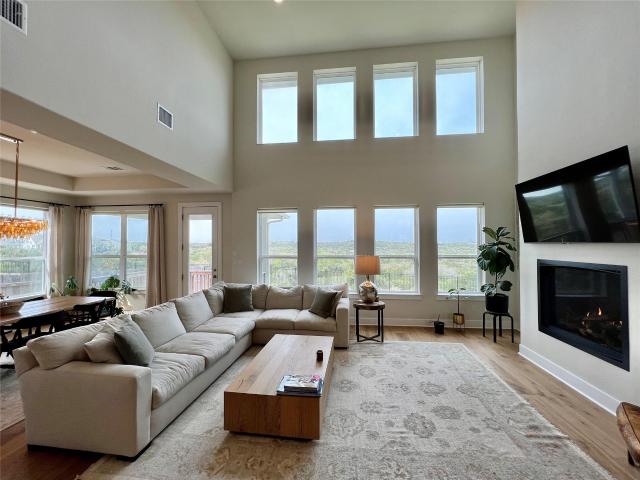 1629 Hazy Hills Loop