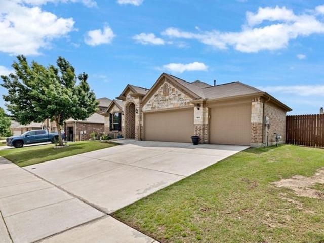 1629 Suncatcher Way, Fort Worth, TX 76052