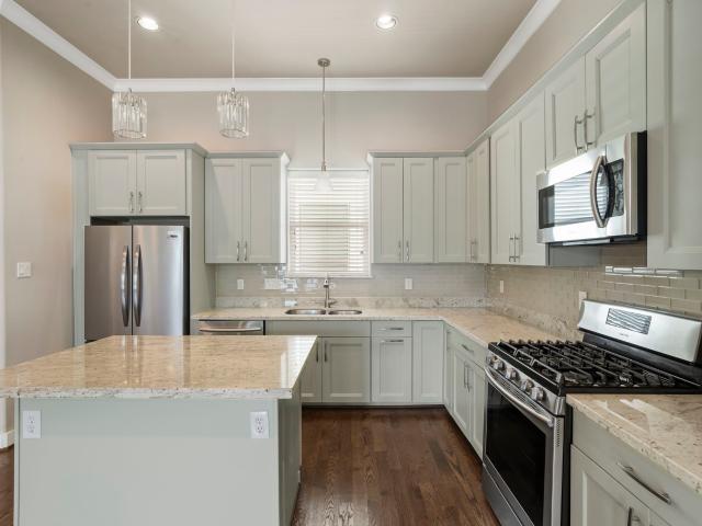 1629 W 23rd Street