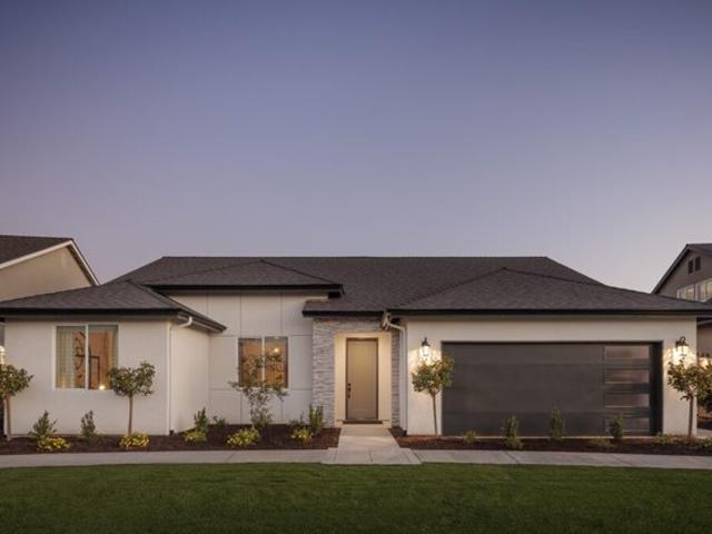 1629 W Sable Pl, Hanford, CA 93230