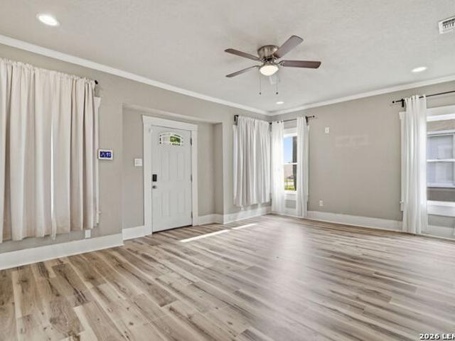 1629 W Woodlawn