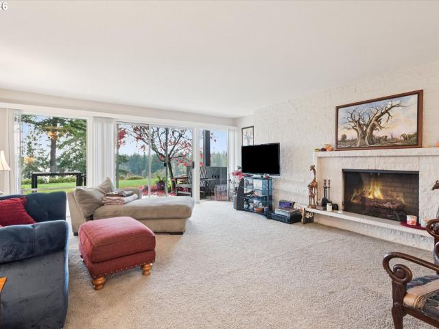 16200 pacific hwy # 4