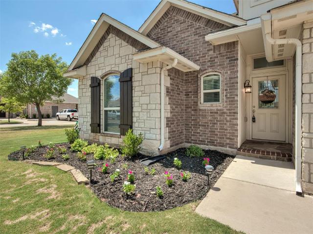 16201 Capulet Drive