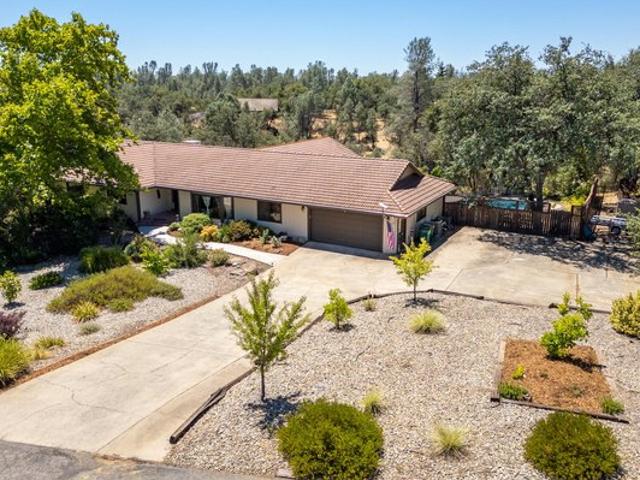 16201 Plateau Cir, Redding, CA 96001