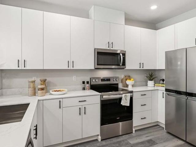 16202 Manor D02 Way # 10, Lynnwood, WA 98087