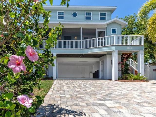16204 3rd St E, Redington Beach, FL 33708