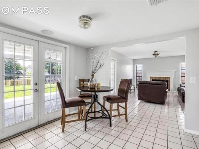 16208 Pebblebrook Dr, Tampa, FL