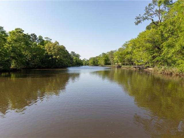 1620 Martin Dr W, Mobile, AL 36605