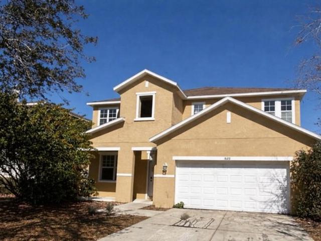 1620 Atlantic Dr, Ruskin, FL 33570