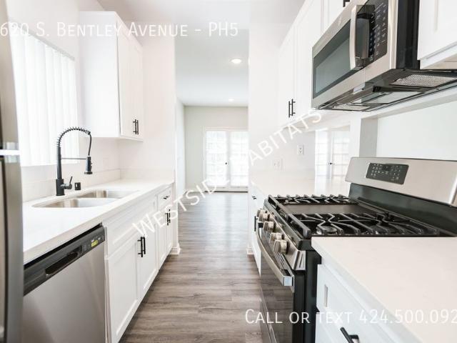 1620 Bentley Gorgeous, fully renovated building located in Los Angeles