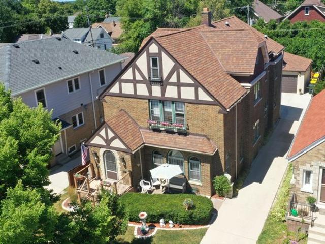 1620 E Olive St Unit 1622, Shorewood, WI 53211