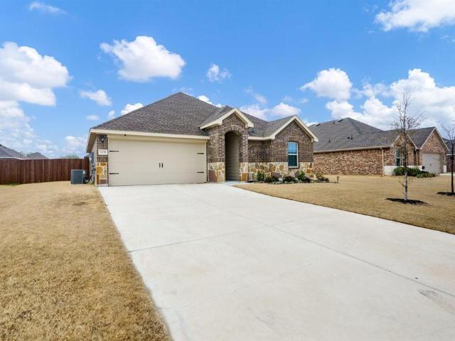 1620 Knl Crst Dr, Kaufman, TX 75142 | MLS #21210 | Compass