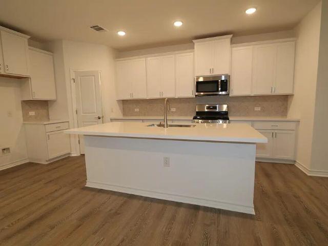 1620 Purple Martin Dr