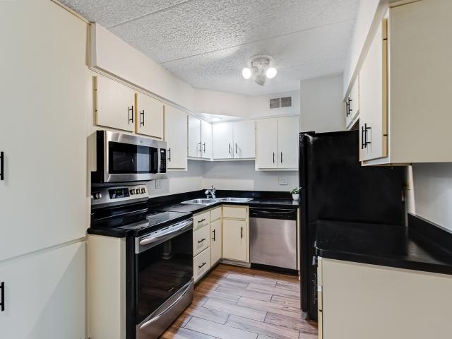 1620 Richmond Circle # 106