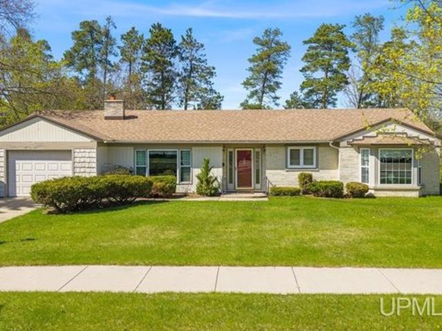 1620 S 16th Ave, Escanaba, MI 49829